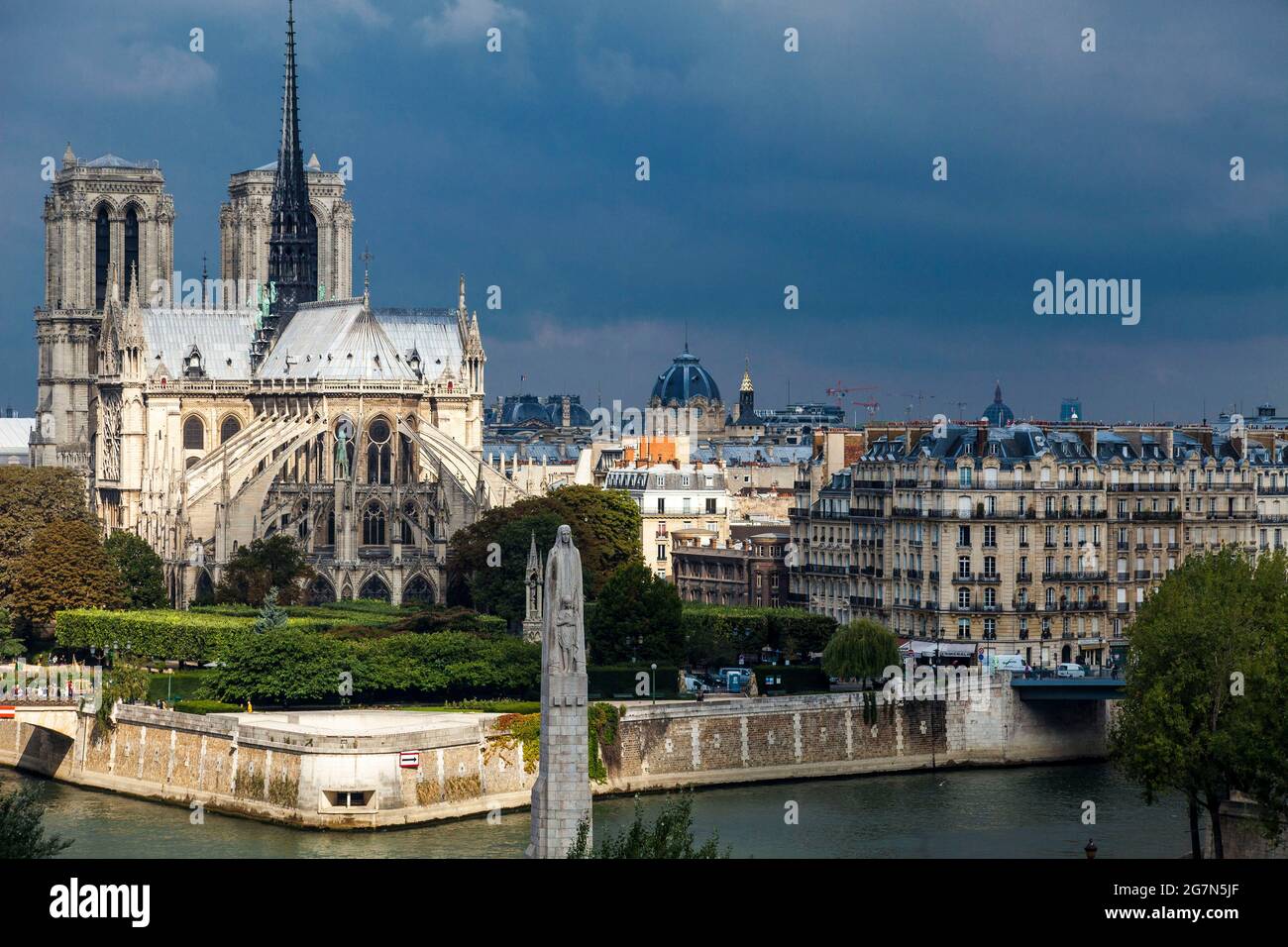 75004 paris Banque de photographies et d’images à haute résolution - Alamy