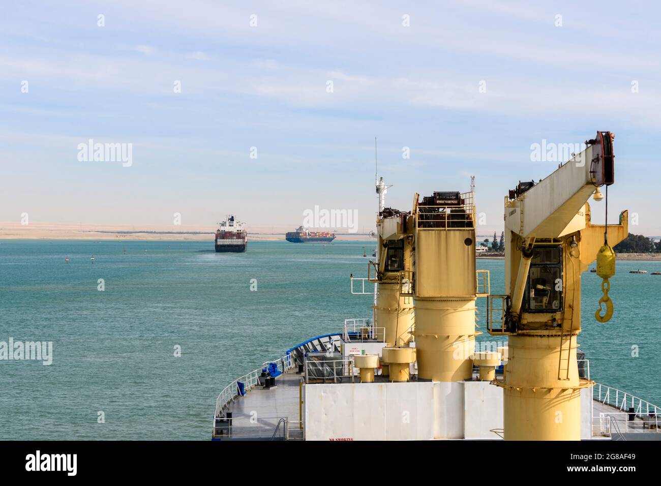 Suez canal transit Banque de photographies et d’images à haute ...