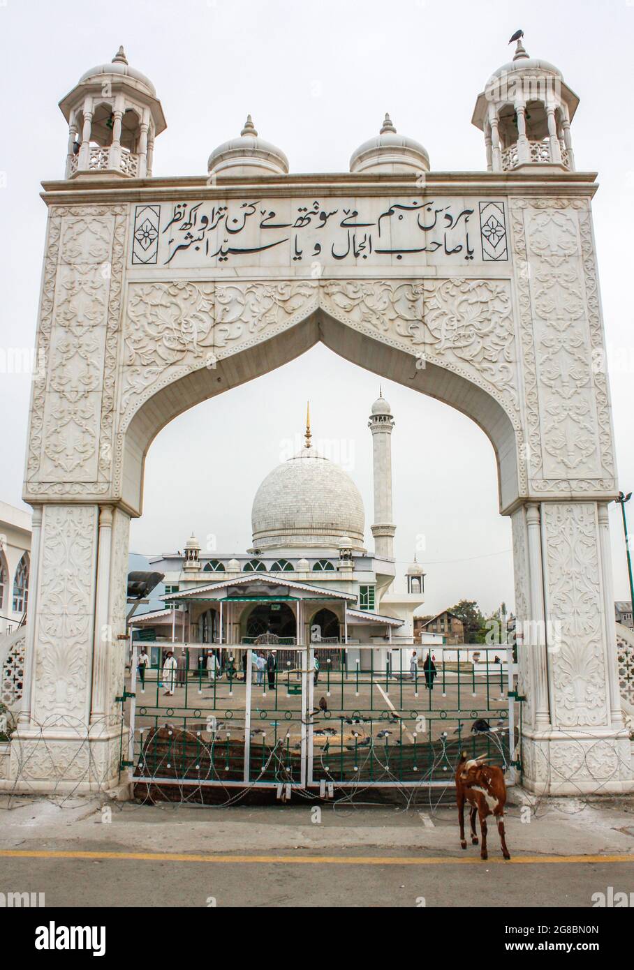 Hazratbal shrine Banque de photographies et d’images à haute résolution ...