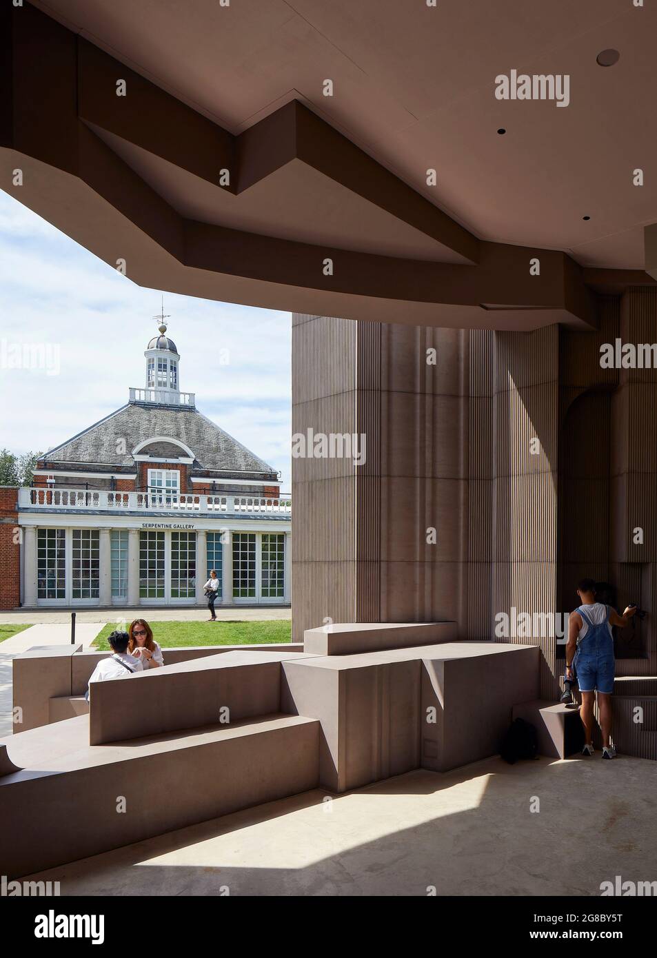 Détails intérieurs du Pavillon avec Serpentine Gallery Beyond ...