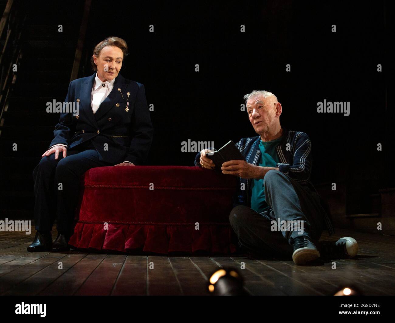 Frances Barber (Polonius), Ian McKellen (Hamlet) au HAMEAU par ...
