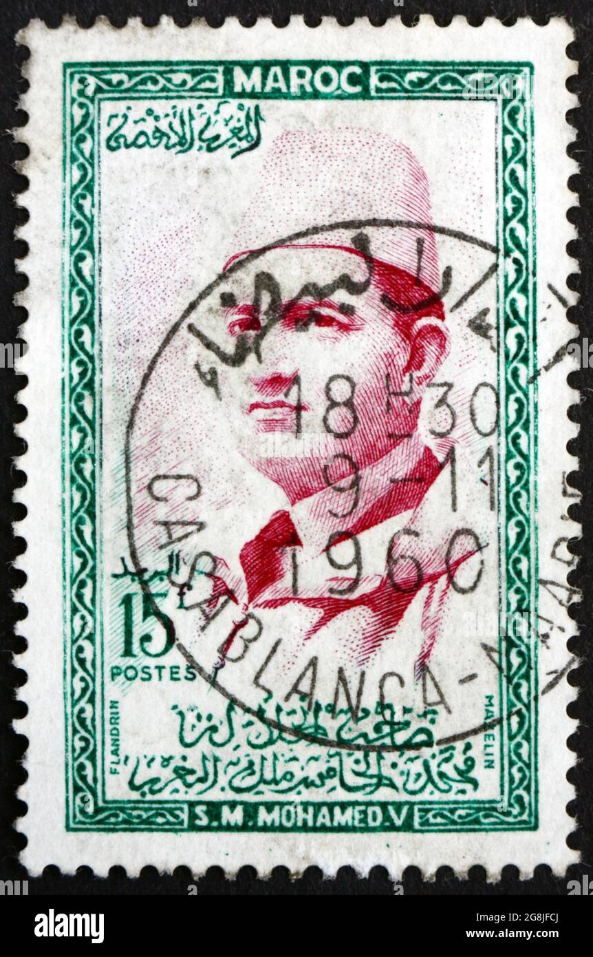 MAROC - VERS 1956 : un timbre imprimé au Maroc montre Mohammed V ...
