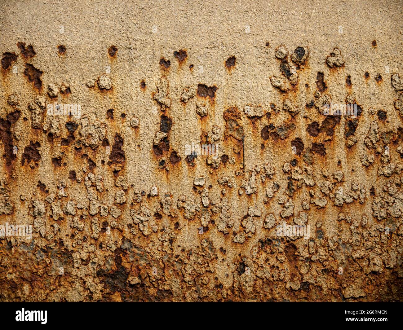 Arrière-plan sous la forme d'un vieux mur de la mine abandonnée. Fond ...