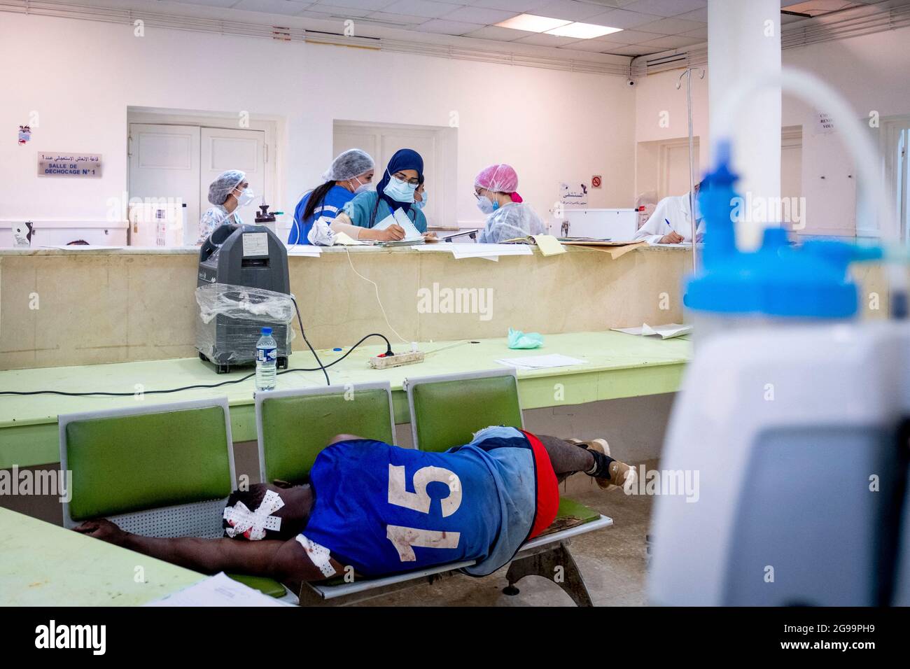Au service des urgences de l'hôpital Mongi Slim à la Marsa, dans la ...