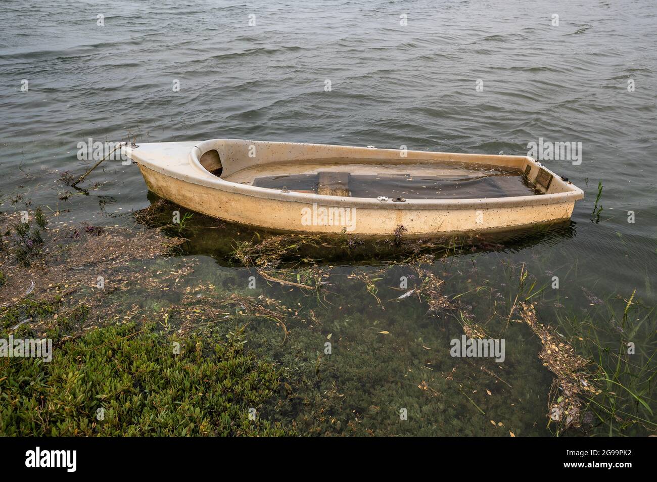 épave de bateau à rames Banque de photographies et d’images à haute ...