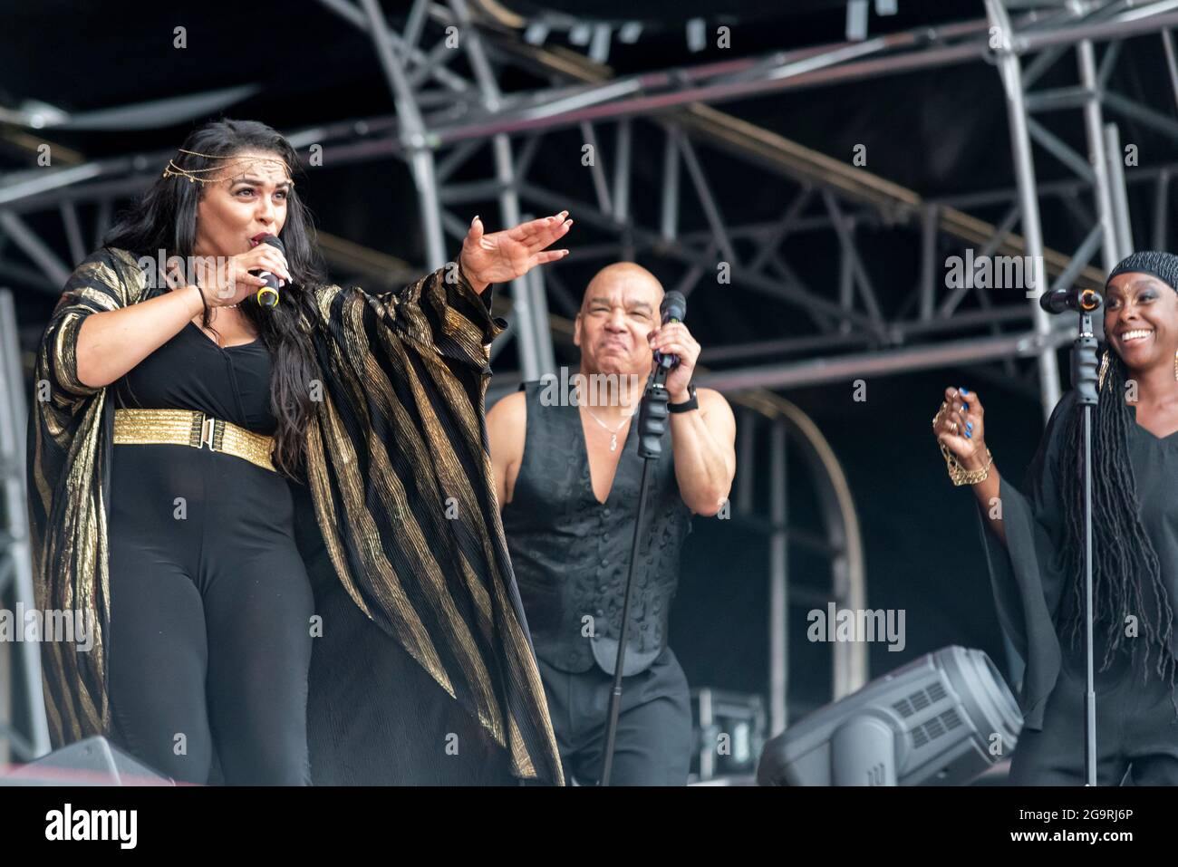 Michelle John du groupe Odyssey chante en direct au festival de musique ...