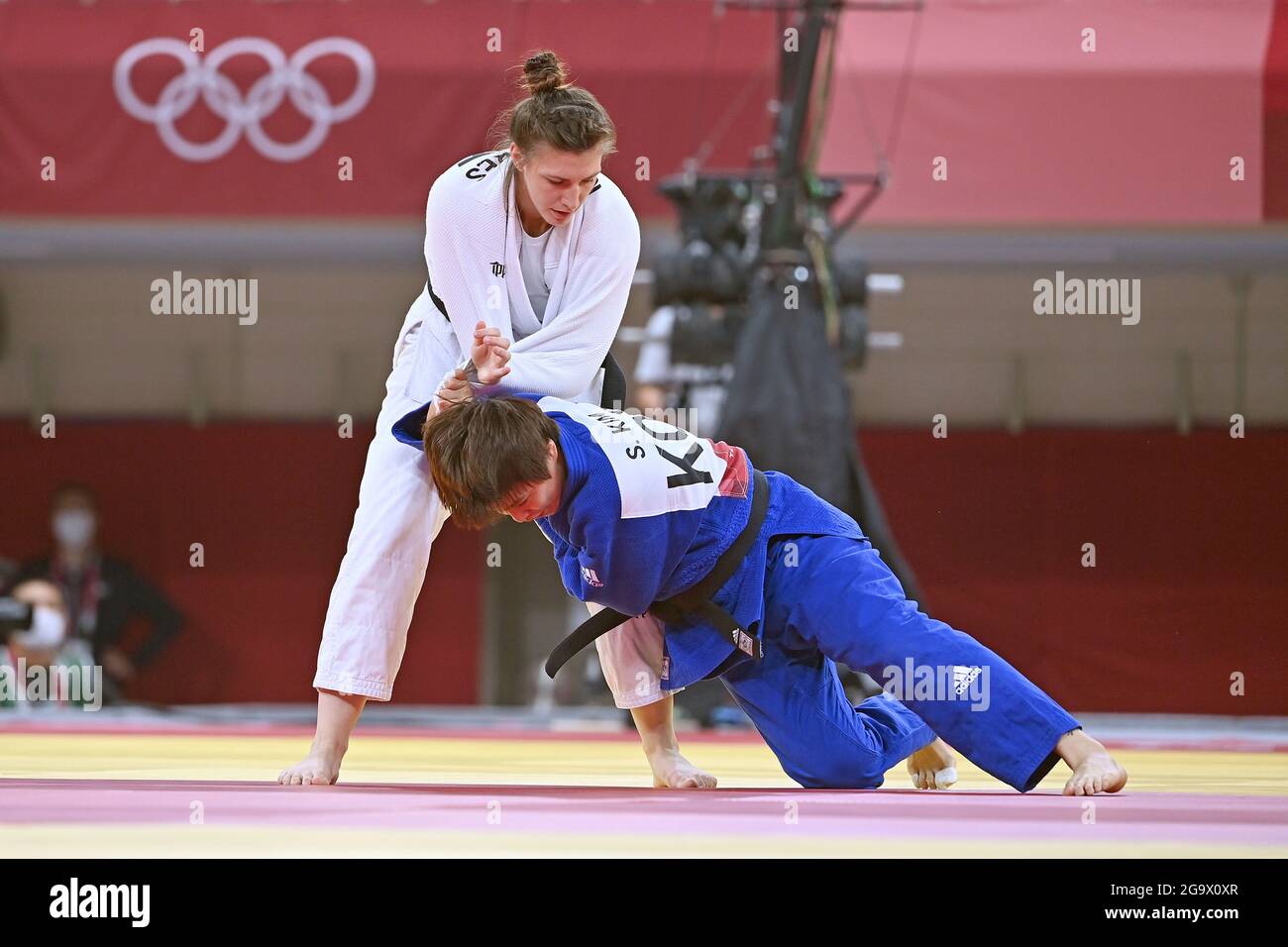 Michaela POLLERES (AUT) dans la lutte contre Seongyeon KIM (KOR), Judo ...
