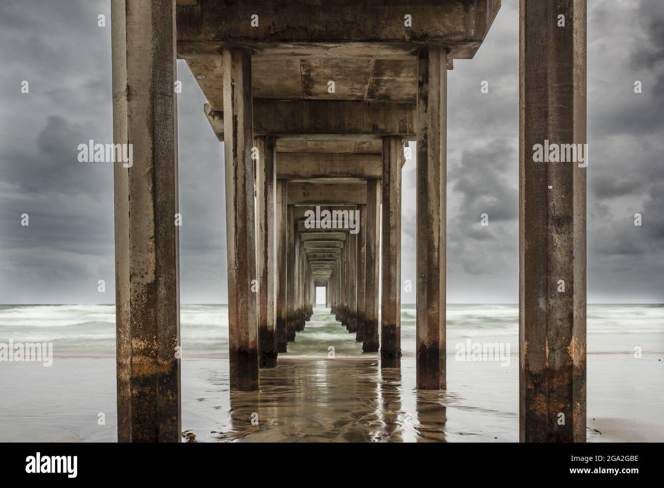 Colonnes de ciment Banque de photographies et d’images à haute ...