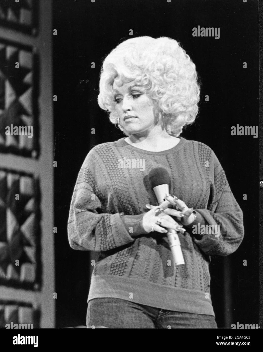 Dolly parton 1979 Banque d'images noir et blanc - Alamy