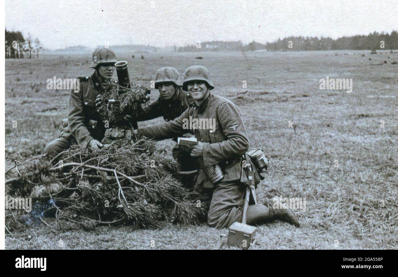 Waffen Ss Avec Du Mortier Banque d'image et photos - Alamy