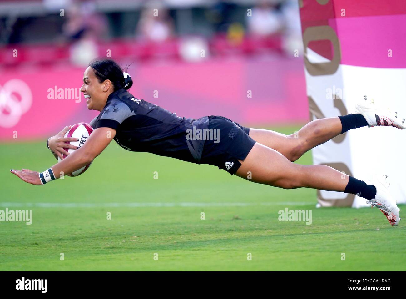 Stacey Fluhler, de Nouvelle-Zélande, a fait un essai lors du match de ...