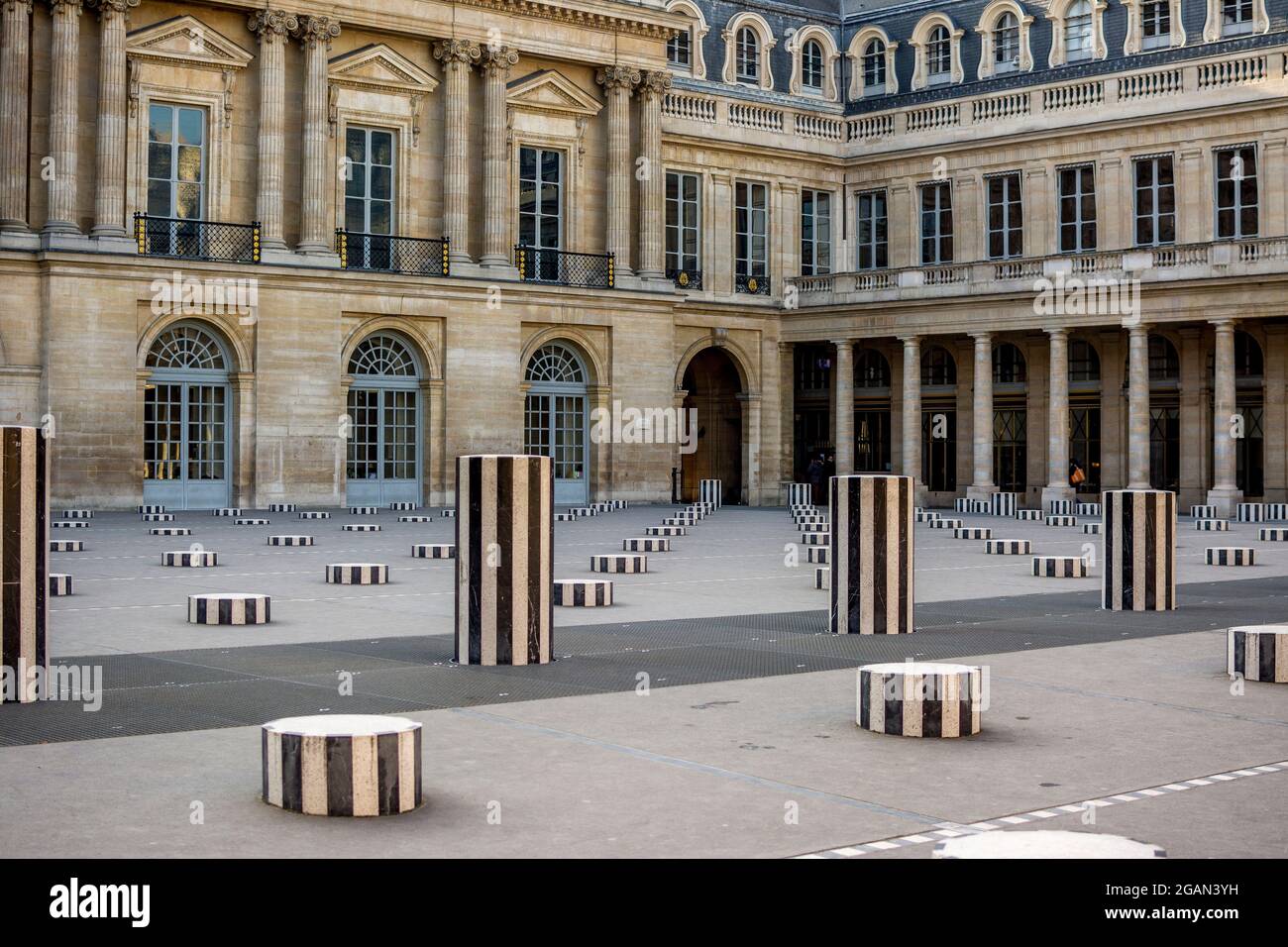 Colonnes de buren paris Banque de photographies et d’images à haute ...