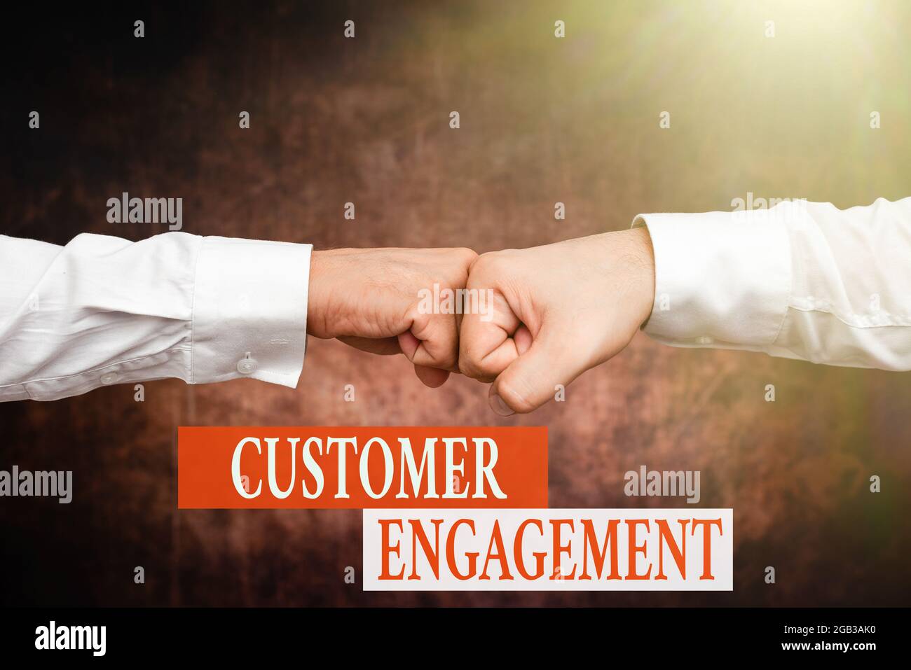 Rédaction affichant le texte engagement client. Concept qui signifie le ...