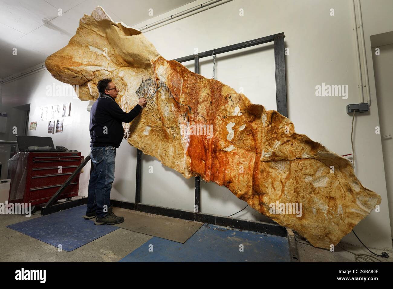 Le préhistorien et plasticien Alain Dalis est responsable de la ...