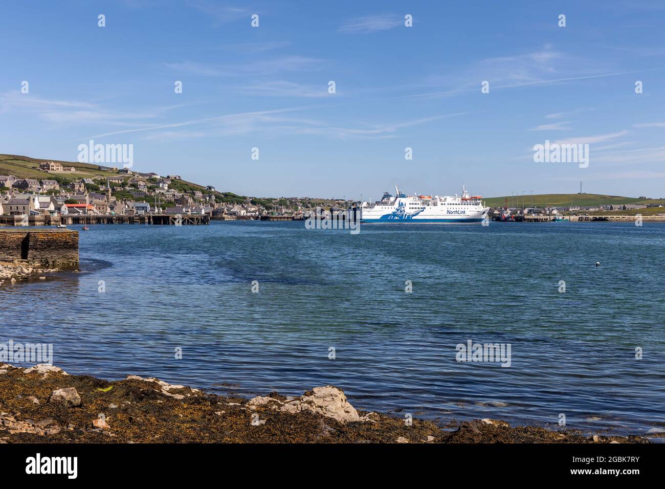 Port de ferry de la ville Banque de photographies et d’images à haute résolution - Alamy