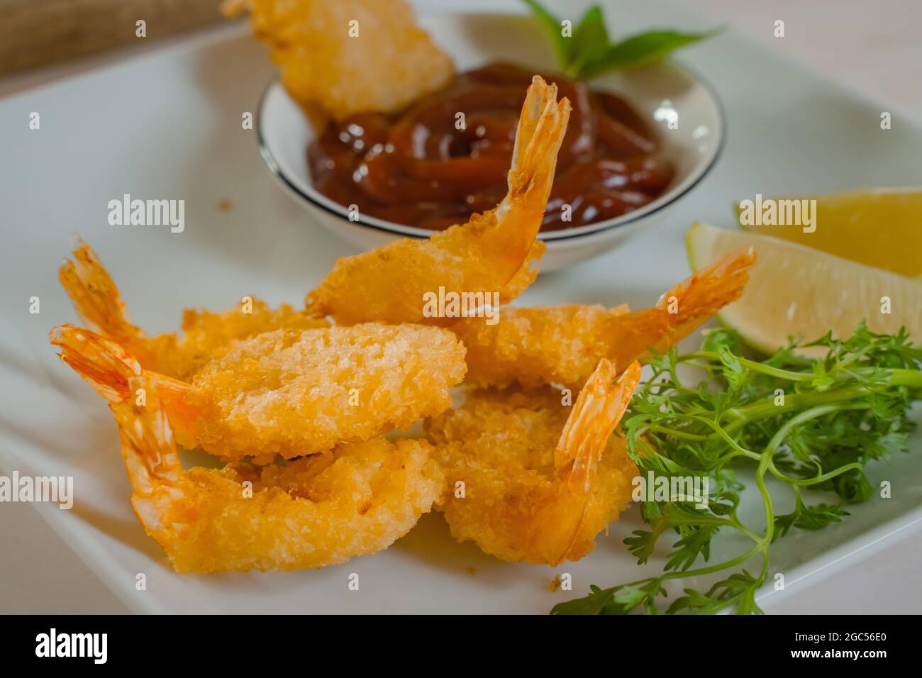 Cette recette de crevettes frites classiques est complètement addictive ...