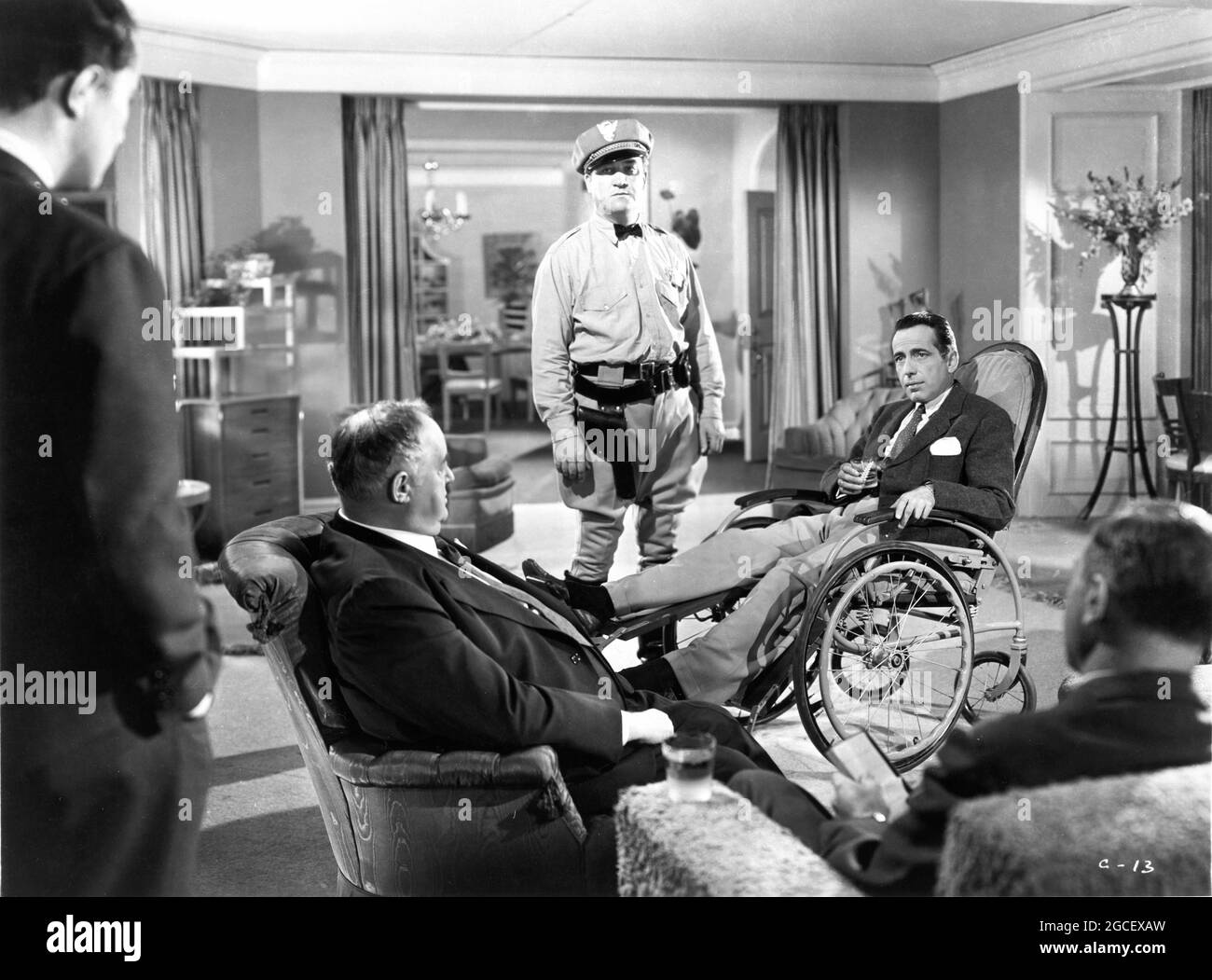 Conflit 1945 humphrey bogart Banque d'images noir et blanc - Alamy