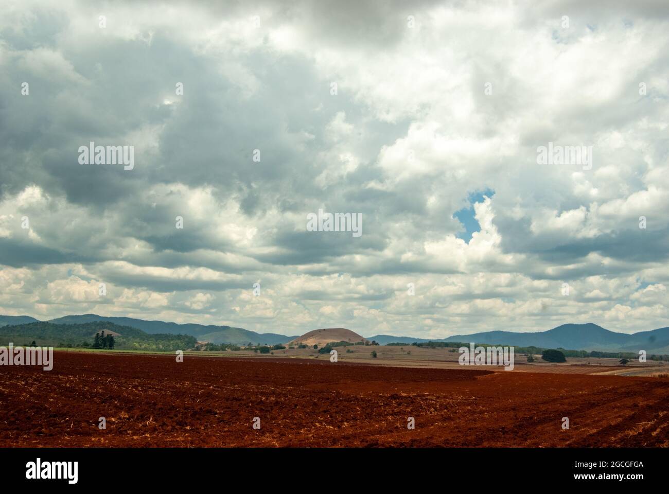 Champs de sol Banque de photographies et d’images à haute résolution ...