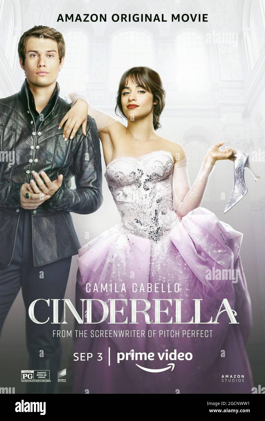 CENDRILLON, affiche américaine, de gauche à droite : Nicholas Galitzine ...