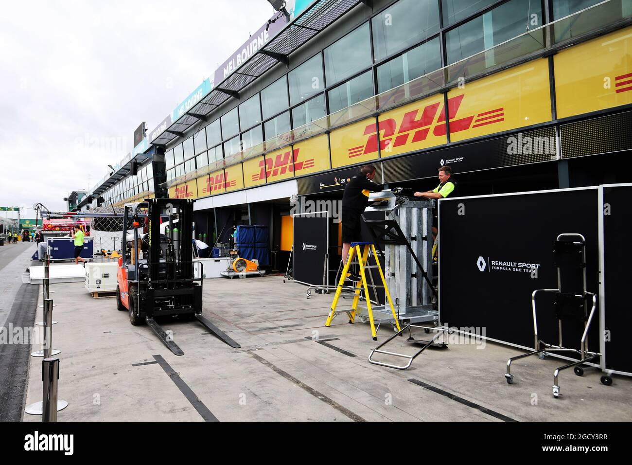 Garages renault sport f1 team Banque de photographies et d’images à ...