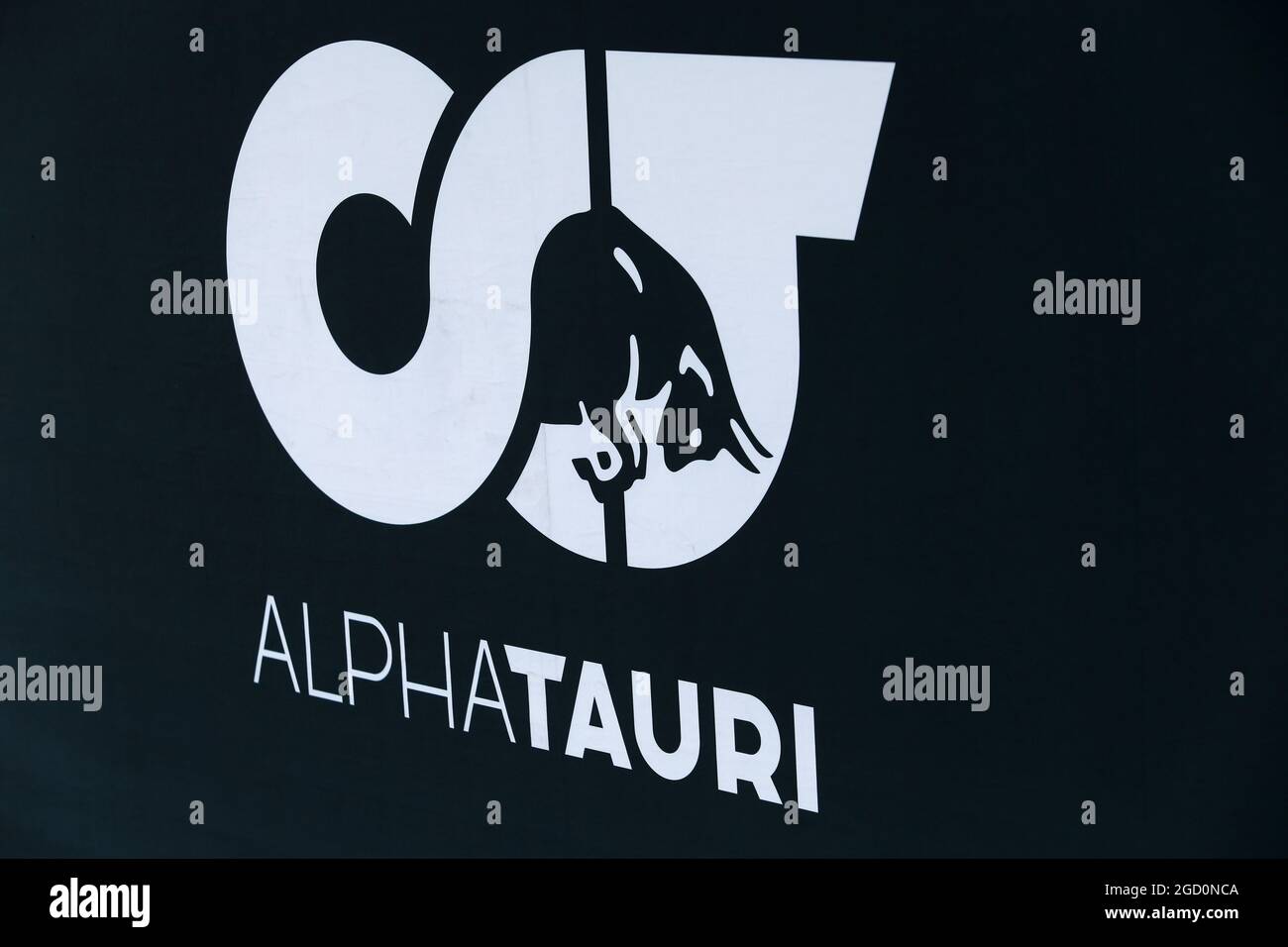 Logo alphatauri Banque de photographies et d’images à haute résolution ...