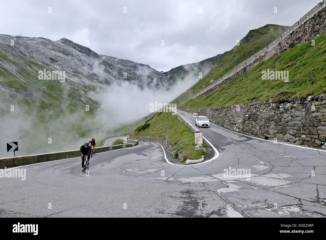 Cycliste sur le col du Stelvio, Passo dello Stelvio Photo Stock - Alamy