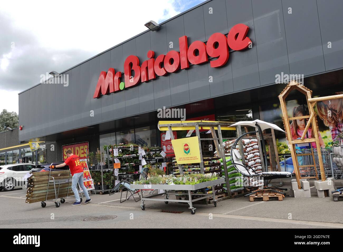 Monsieur magasin de bricolage Banque de photographies et d’images à ...