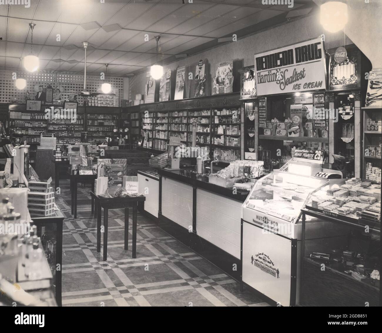 Magasin général des années 1900 Banque de photographies et d’images à ...