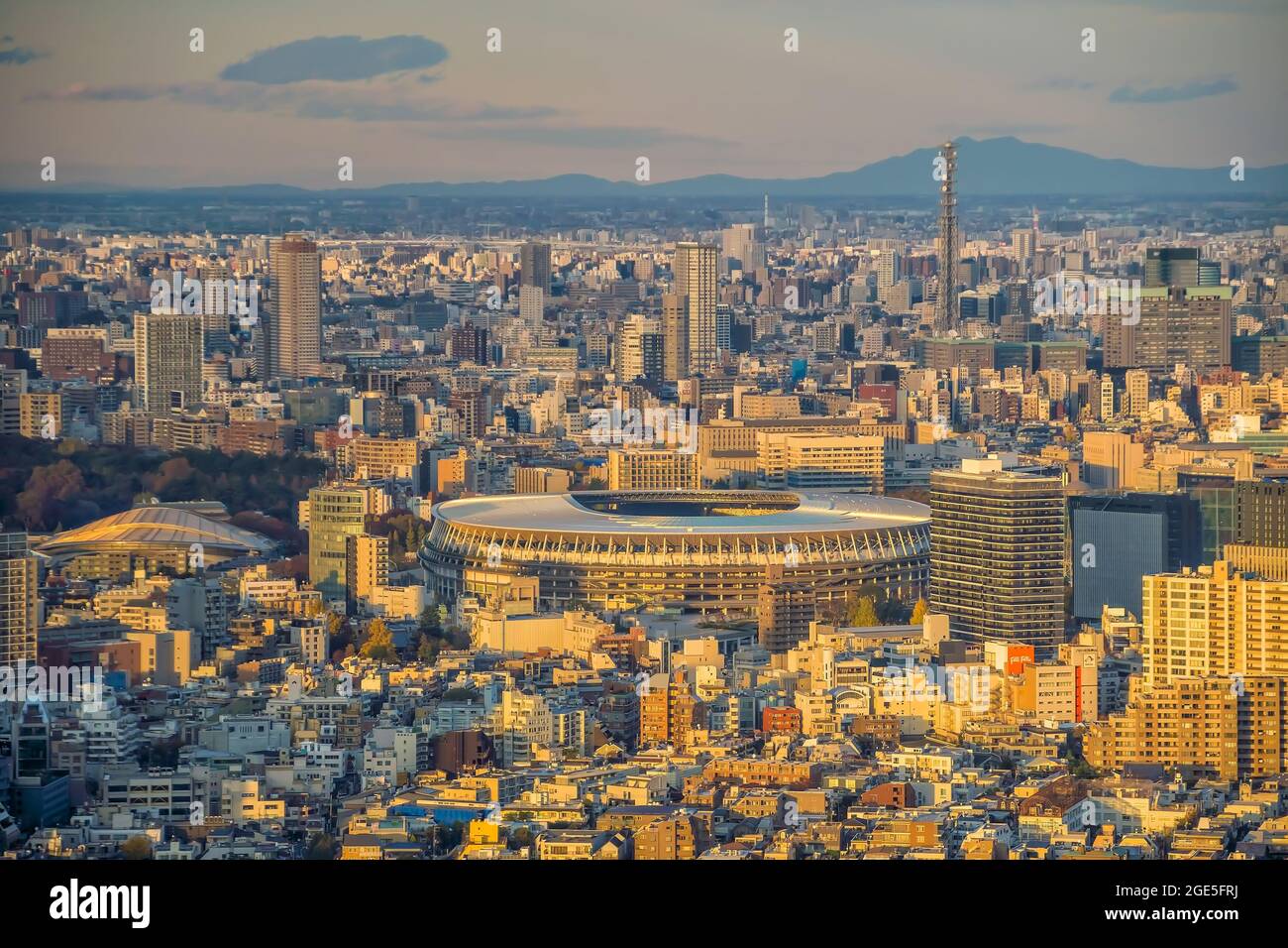 Stade national du japon Banque de photographies et d’images à haute résolution - Alamy