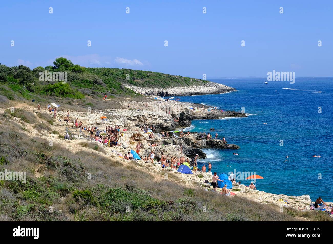 Baie de baignade sur la côte, parc naturel du Cap Kamenjak, RT Kamenjak ...