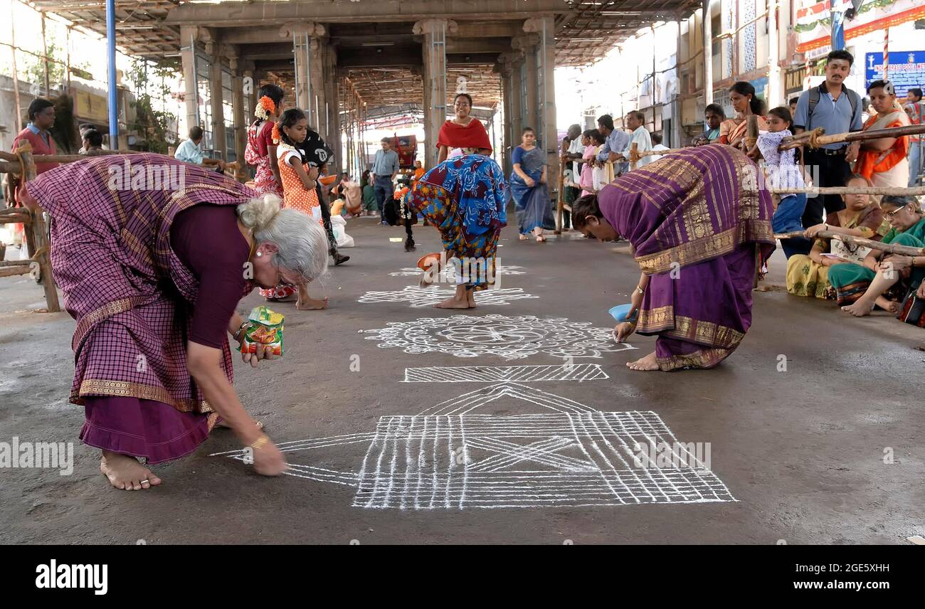 Kolam chennai Banque de photographies et d’images à haute résolution ...