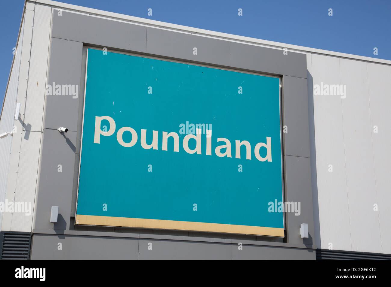Poundland shop sign Banque de photographies et d’images à haute ...