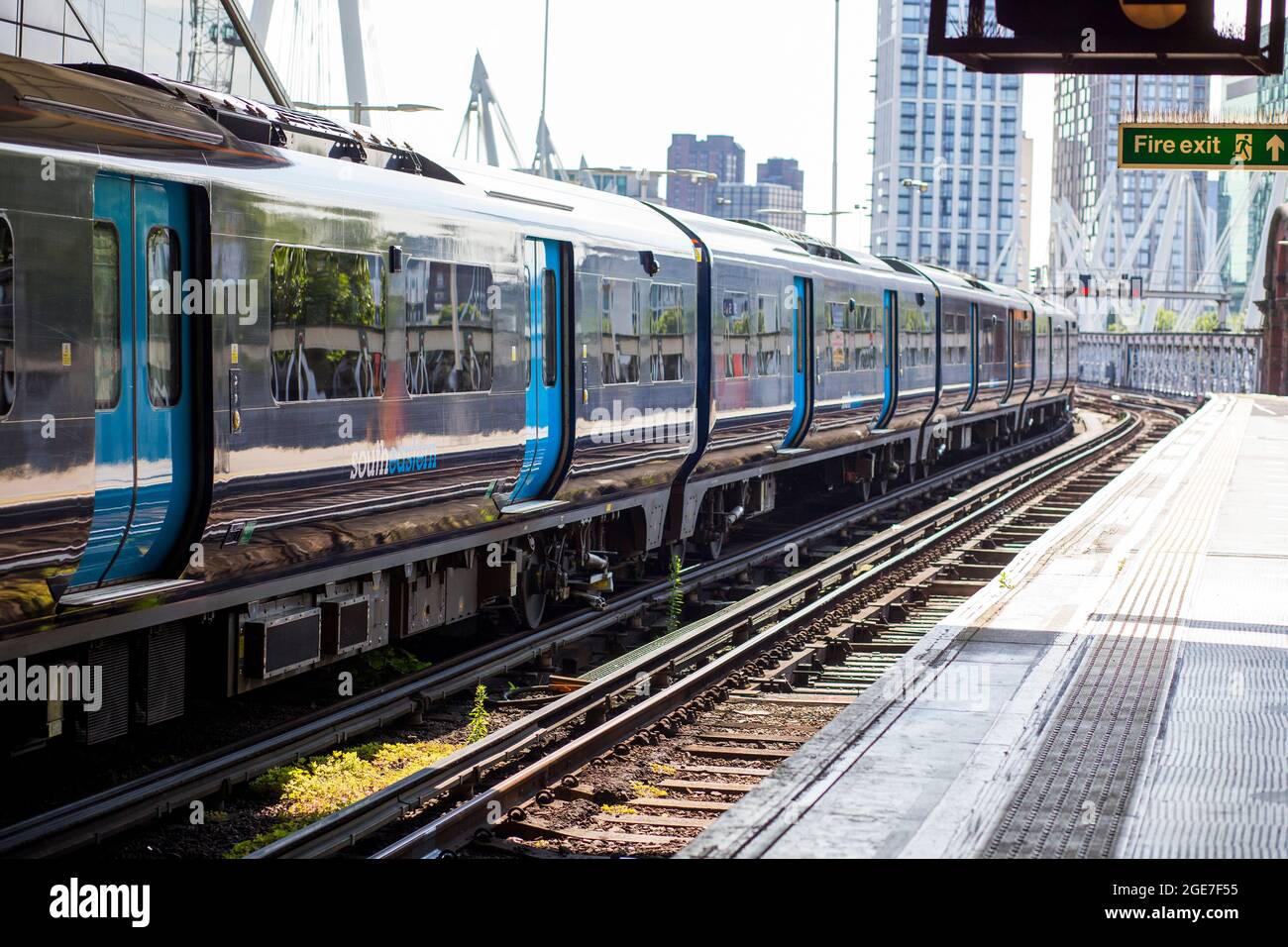 Class 707 desiro city Banque de photographies et d’images à haute résolution - Alamy