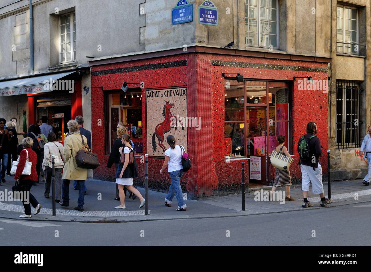 Quartier parisien du marais Banque de photographies et d’images à haute ...