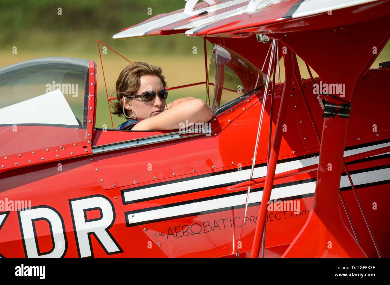 Avion pilote femme pilote uk airshow Banque de photographies et d ...