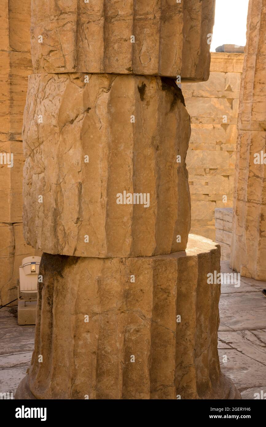 Détails de la construction des colonnes de l'Acropole à Athènes en ...