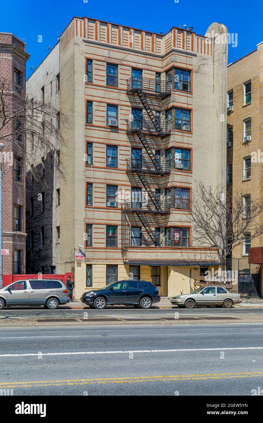 1227 Grand Concourse, qui fait partie du quartier historique de Grand ...