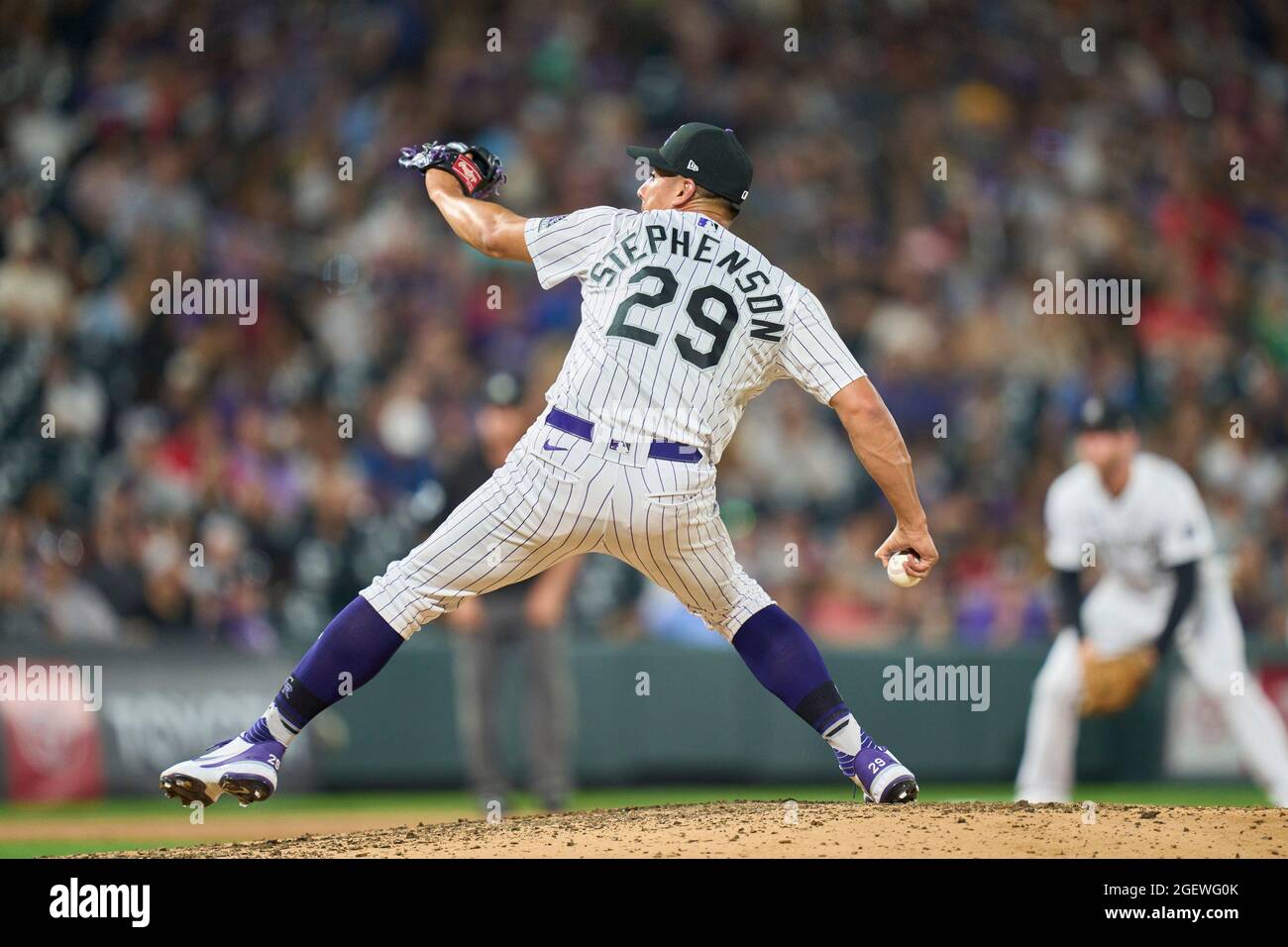 20 2021 août : Robert Stephenson (29) lance un terrain pendant le match ...