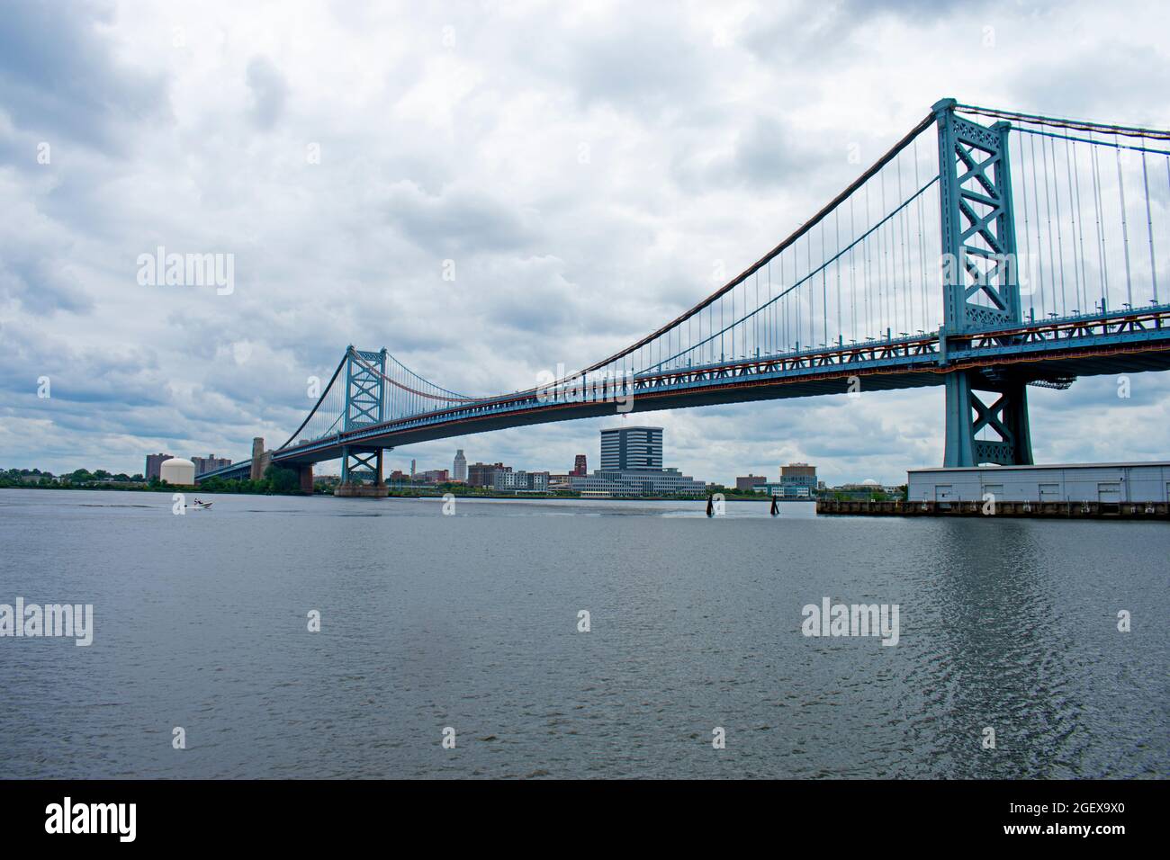 Pont benjamin franklin sur le fleuve delaware Banque de photographies et d’images à haute ...