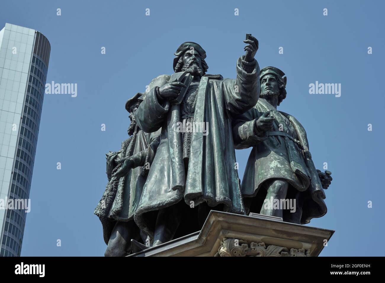 Gutenberg-Denkmal, Statuen von Johannes Gutenberg, Johannes Fust, Peter ...