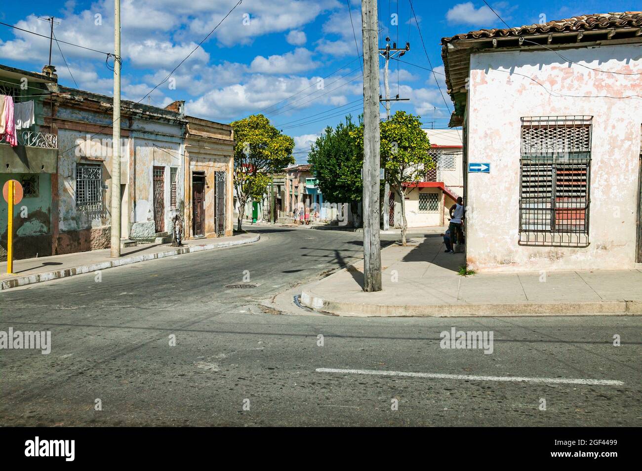 Panneau Directionnel De Coin De Rue Banque d'image et photos - Alamy