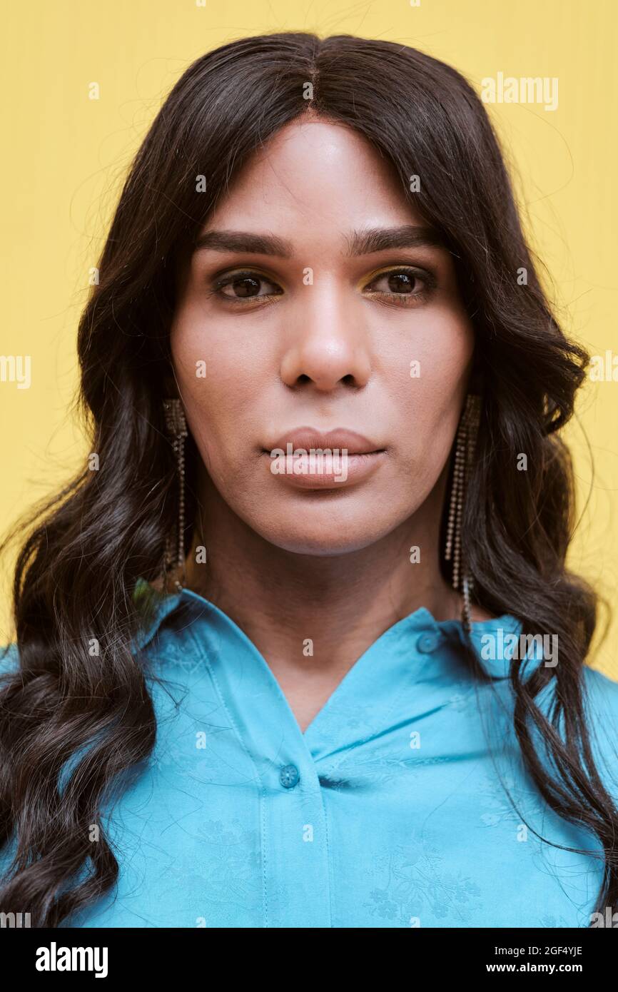 Femme transgenre Banque de photographies et d’images à haute résolution ...