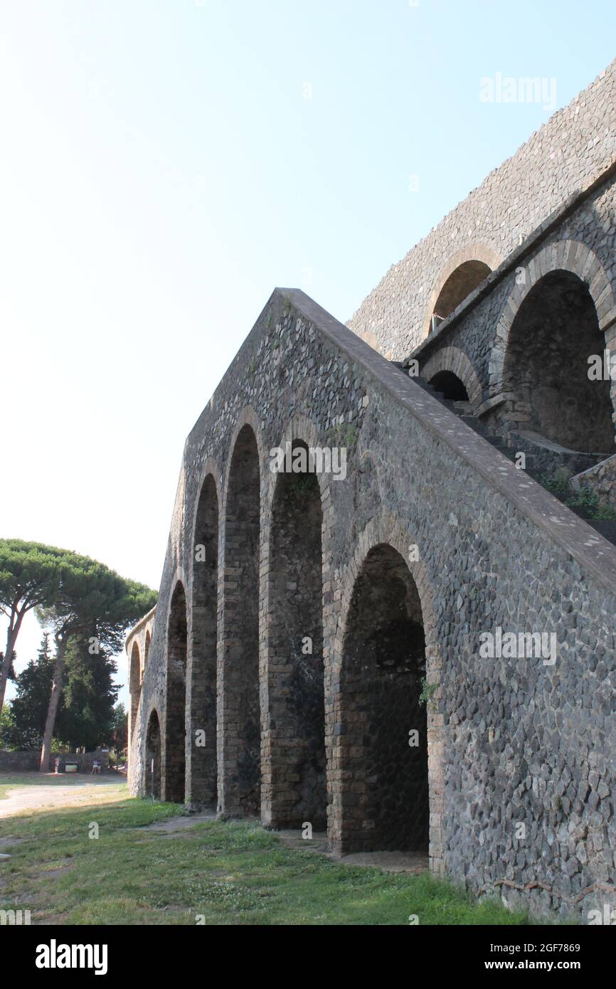Plan vertical d'un amphithéâtre Photo Stock - Alamy Plan vertical d'un amphithéâtre Photo Stock - Alamy
