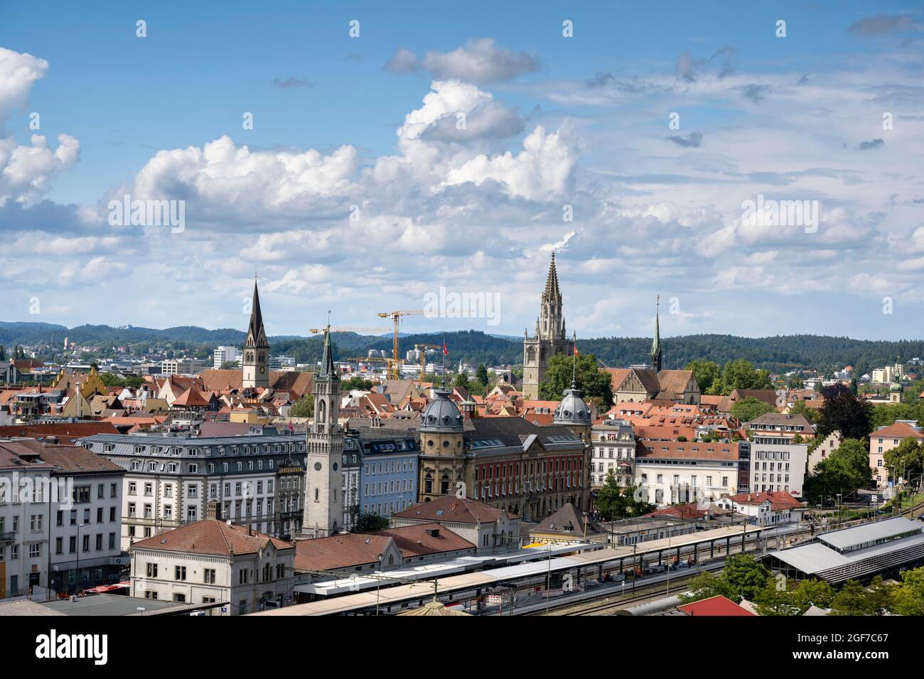 Vue depuis le quartier Klein-Veneig de Constance sur le centre-ville de ...