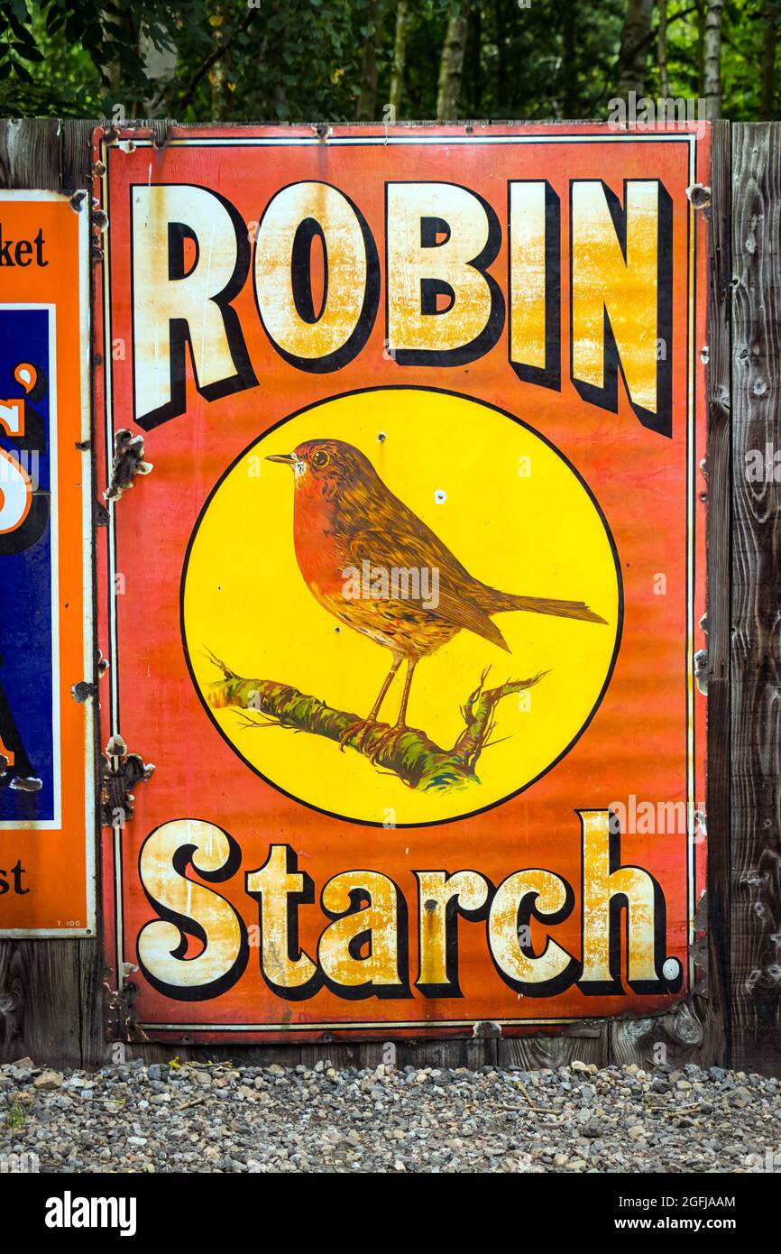 Ancien panneau émaillé d'époque sur le mur pour l'amidon Robin au musée ...