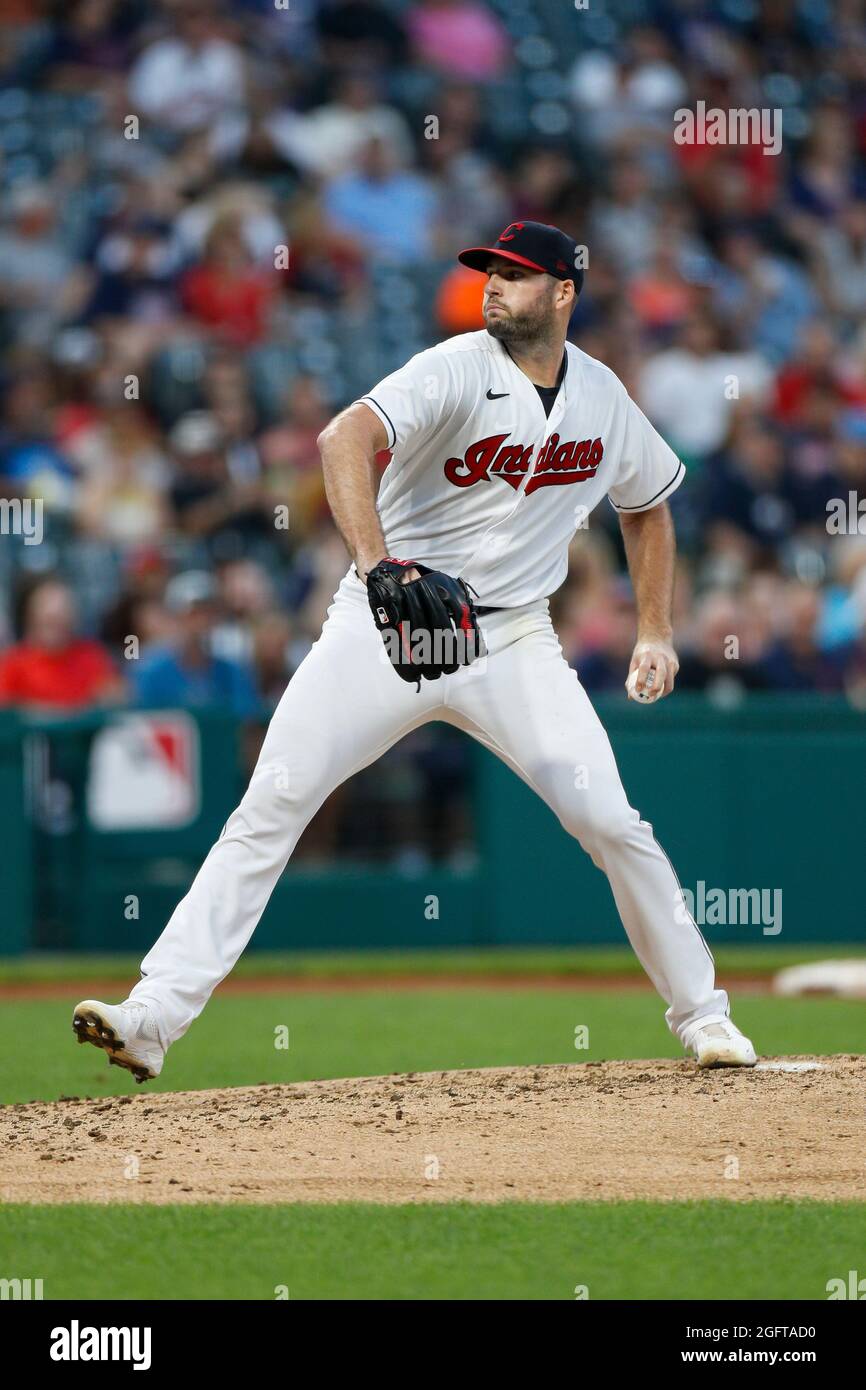 Sam Hentges, lanceur des Cleveland Indians (31), lance le ballon lors d ...