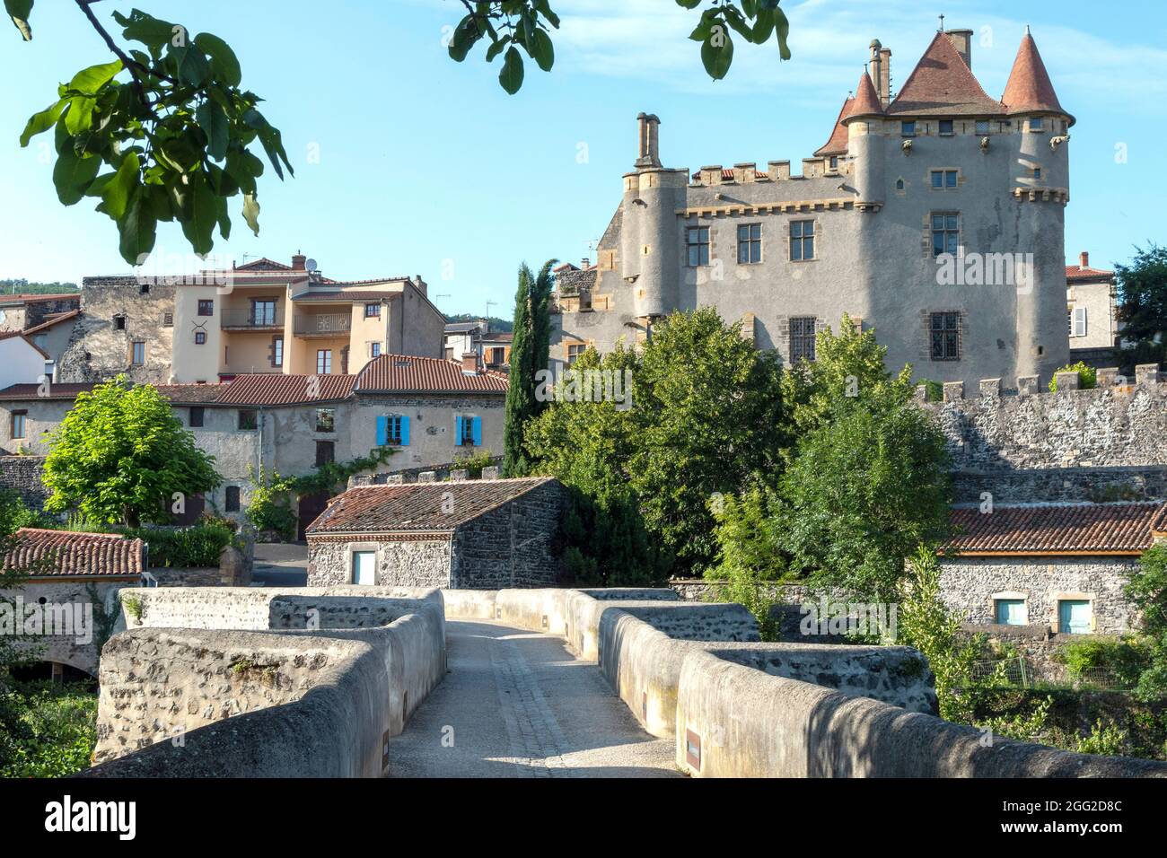 Chateau de murol a saint amant Banque de photographies et d’images à ...