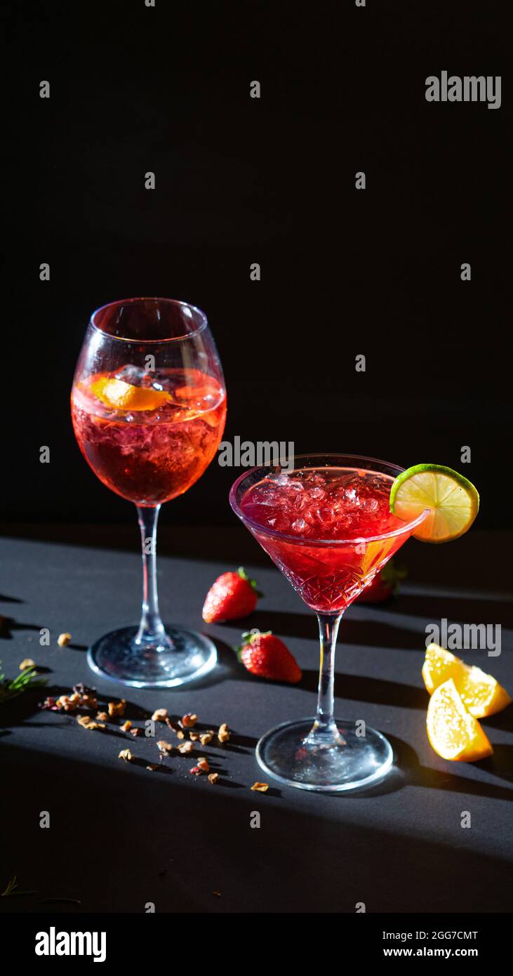 Cocktails noir et blanc Banque de photographies et d’images à haute ...