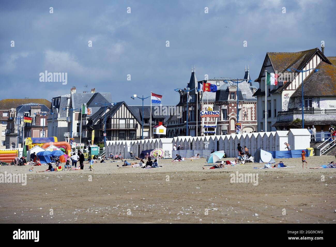 Plage de villers sur mer Banque de photographies et d’images à haute ...