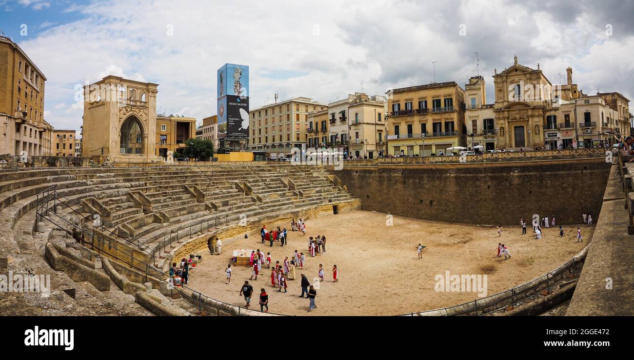 Lecce amphitheatre Banque de photographies et d’images à haute ...